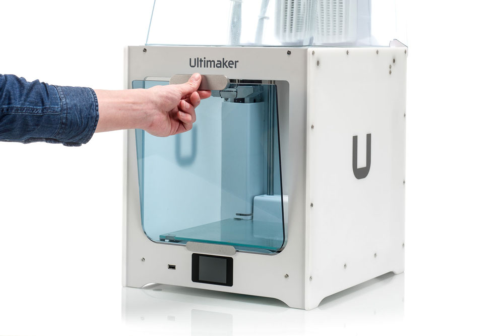 How to install the Ultimaker 2+ Connect Air Manager