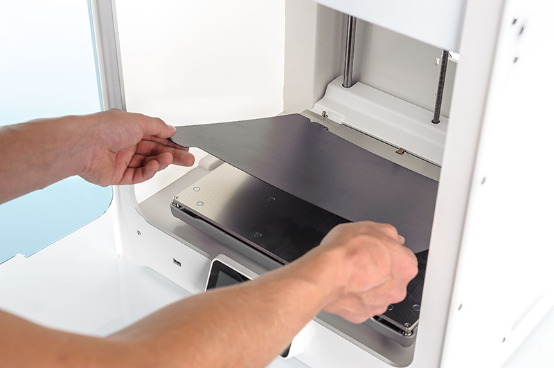 Installing the UltiMaker S7