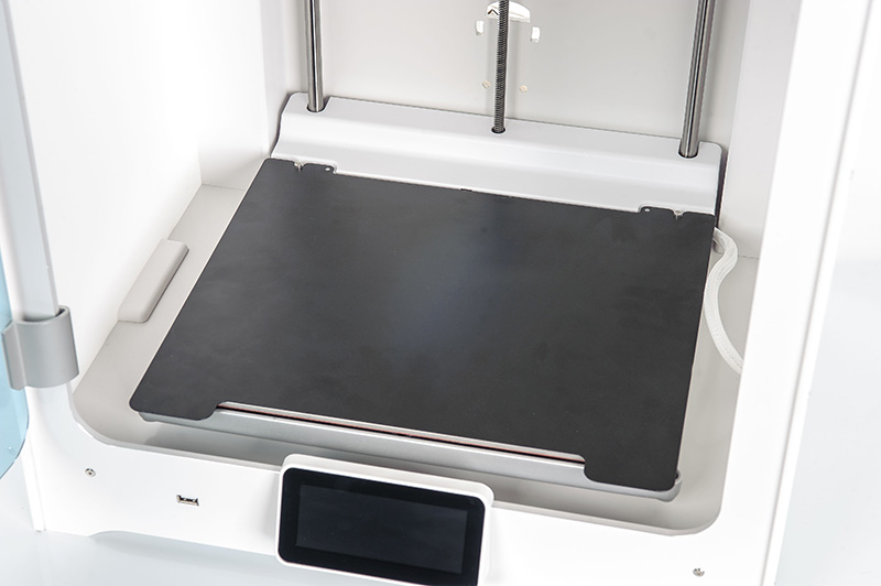 Installing the flexible build plate