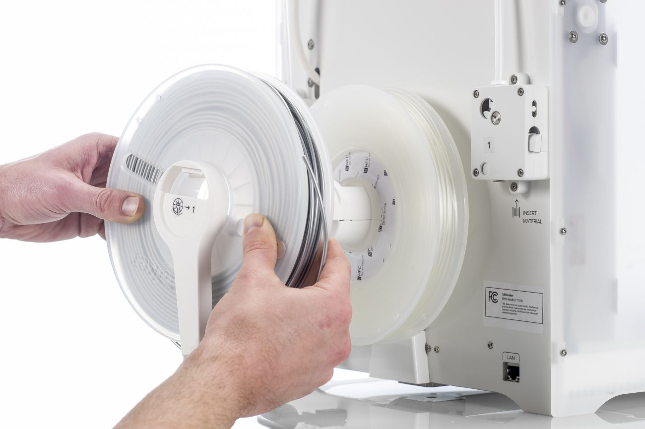 Loading materials on the Ultimaker 3