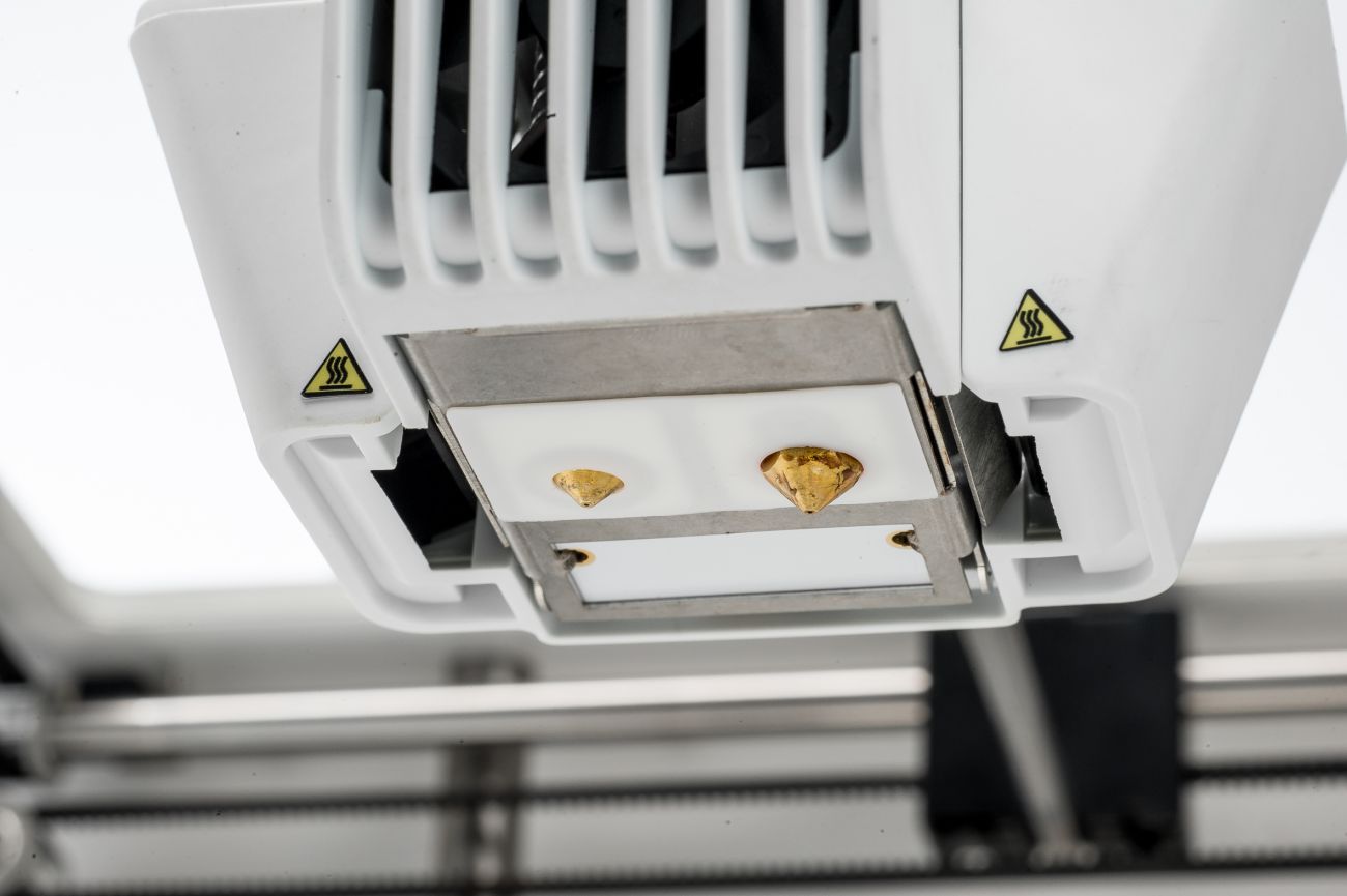 Replace the Ultimaker 3 nozzle cover