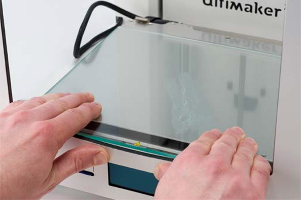 Cleaning the Ultimaker 2 glass plate