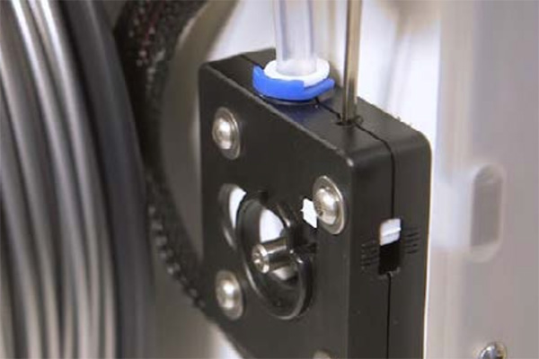 The Ultimaker 2 feeder